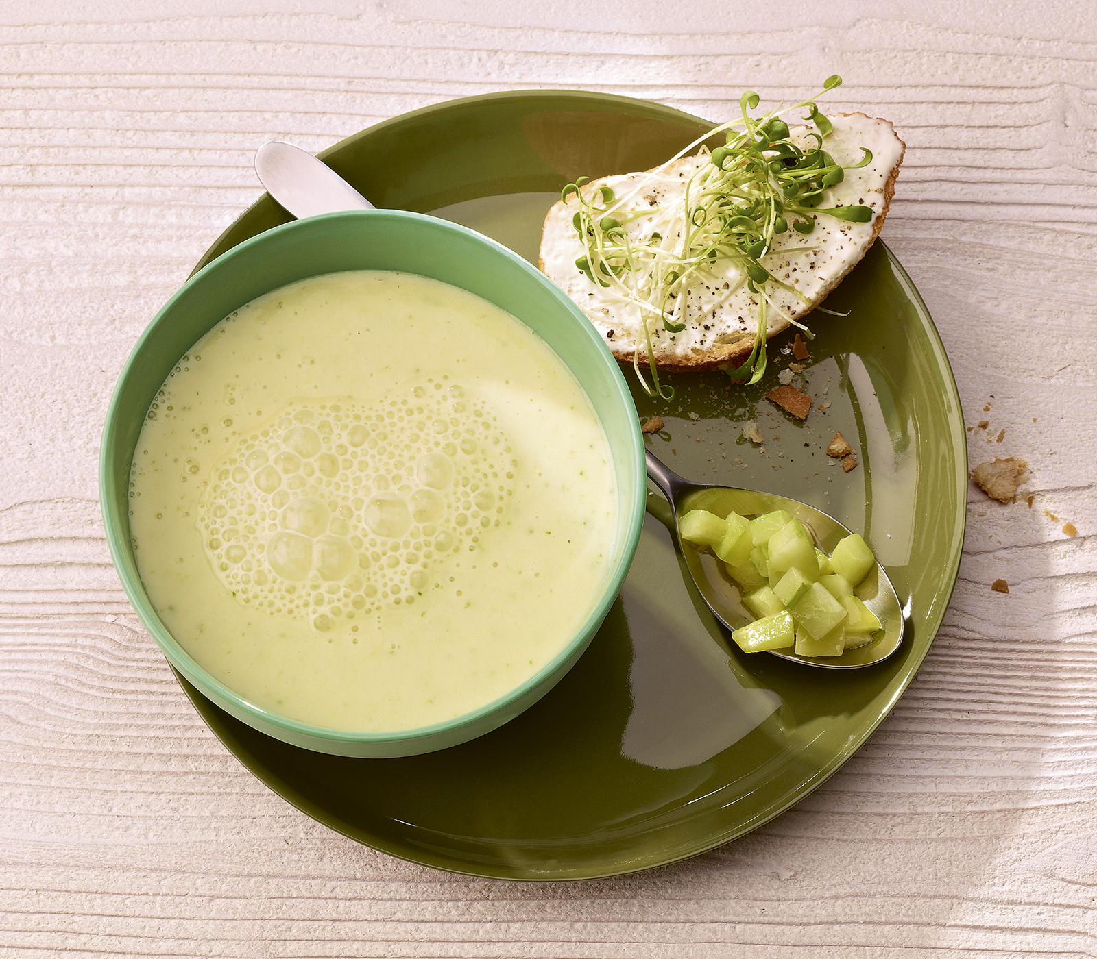 Gurkensüppchen mit Kresse | Einfach Kochen by Meta Hiltebrand | Rezepte