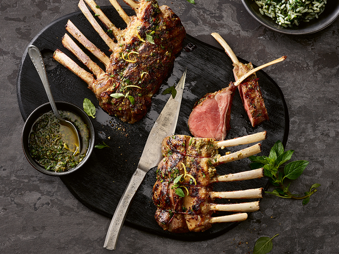 Lammracks mit Salmoriglio-Sauce | Einfach Kochen by Meta Hiltebrand ...